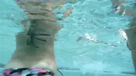 Pool Twerk Porn Videos