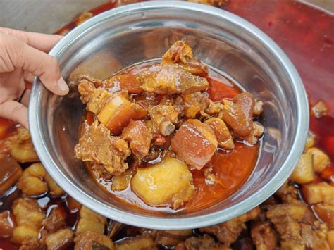 ဆားလင်းကြီးရှိ ရက်ရှည်စစ်ရှောင်စခန်း ၃ နေရာတွင် ထမင်း ၁ နပ်လှူဒါန်း