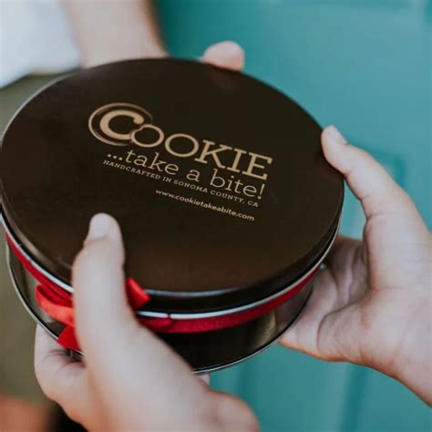 The Best Ways To Reuse A Cookie Tin
