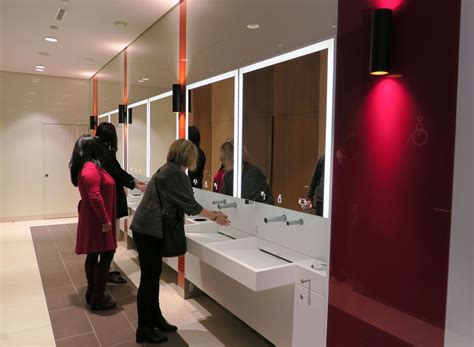 Lieusaint Le Voyeur Des Wc Pour Dames De Carré Sénart Arrêté Le Parisien