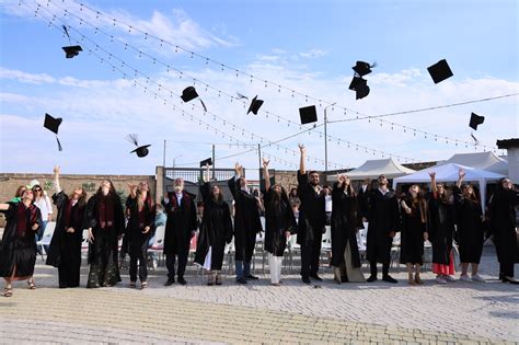 Yerevan Info Center ℹ️Պեզարոն շքեղ ափամերձ քաղաք է որը գտնվում է Իտալիայի արևելյան հատվածի