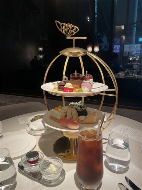 [쉼표 ] 리뉴얼 또 리뉴얼 88년생 롯데호텔월드가 선사한 소확행 이투데이