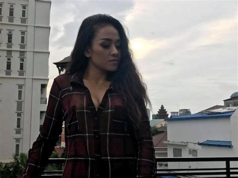 ស៊ូ ស៊ីរីកា ថតបទថ្មីលើកនេះ គ្រប់ទឹកតែម្តង របកស្បែកទាំងដុំៗ Khmerload