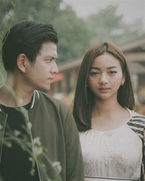 Kemesraan Rendi John Dan Glenca Chysara Bikin Kaum Muda Pada Baper Ringan