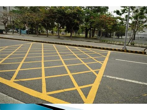 提醒各位 黃色網狀線 是不能停的 機車板 Dcard