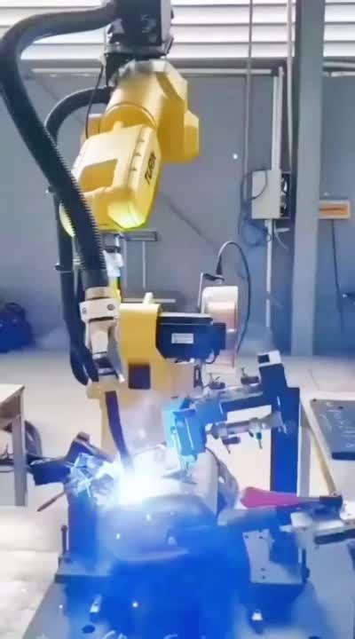 You Liu Zhang On Linkedin Weldingrobots Sprayingrobot Weldingrobot Industrialrobot Robotics…