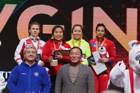 Монголын бөхчүүд Красноярскийн дэвжээнээс 11 медаль хүртлээ