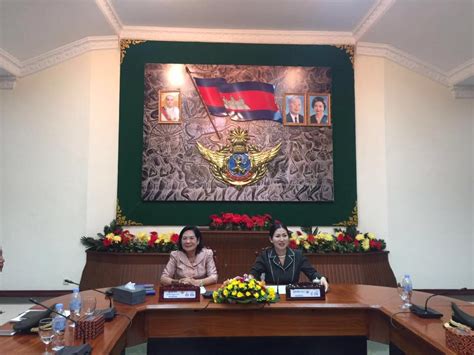 លោកជំទាវ ដាំ ដារីនី ក្រសួងការពារជាតិ Facebook