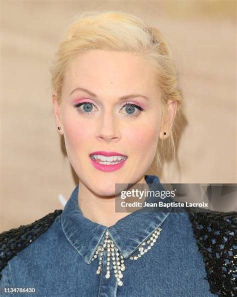 Janet Varney Photos And Premium High Res Pictures Getty Images