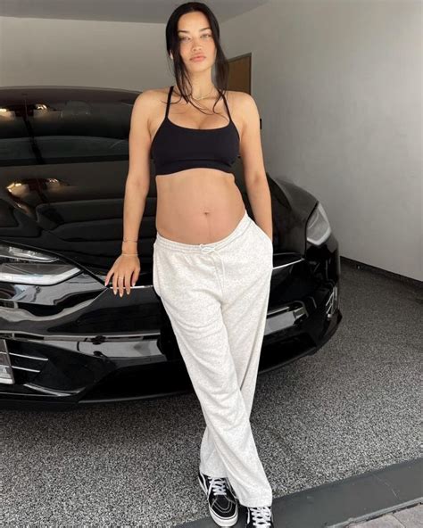 Shanina Shaik Flaunts Her Baby Bump In The Garage Photos The Fappening