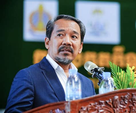 ឯកឧត្តម កែវ រ៉េមី កោតសរសើរកីឡាករ ធឿន ធារ៉ា ជាកីឡាករគុនខ្មែរដែលមានល្បិច និងឈ្លាសវៃក្នុងការវាយ