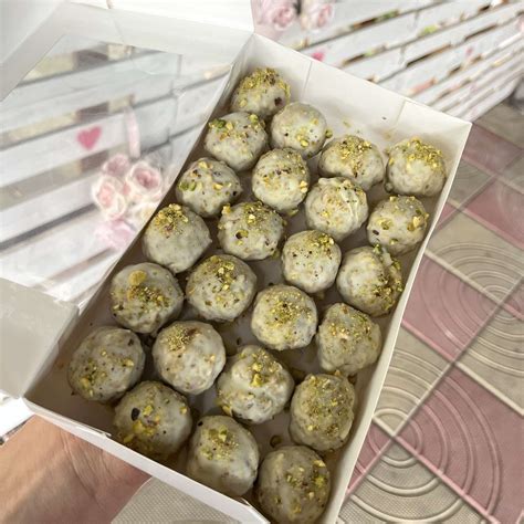 Кето бонбони с шам фъстък гр Пловдив Just Cakes