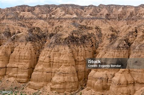 문 캐년 알마티 카자흐스탄 지구 표면의 지질 학적 층을 가진 황색 점토의 질감 0명에 대한 스톡 사진 및 기타 이미지 0명 가장자리 개척시대의 서부 Istock