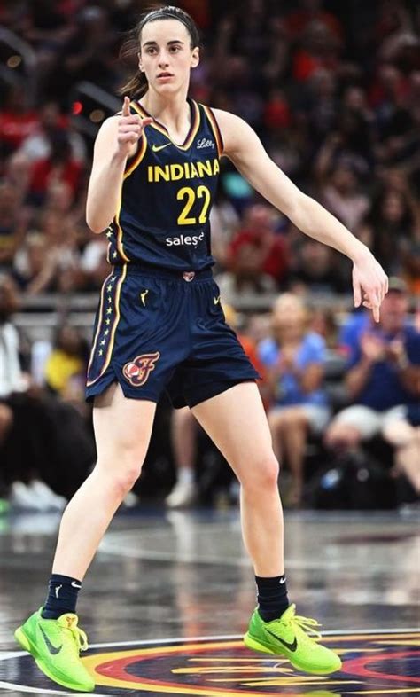 Caitlin Clark Body Measurements Shoe Size Height Weight Wingspan