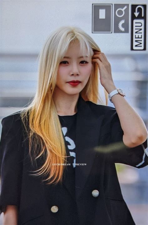 South Korean Girls Korean Girl Groups Jiu Dreamcatcher Burnt Umber Lucid Dreaming Dream