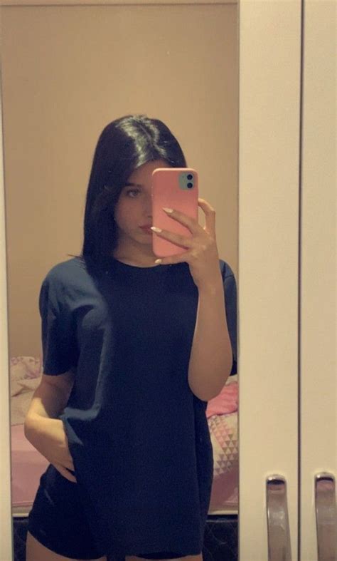 Totem Panosundaki Pin Fitnes Kıyafetleri Kaykaycı Kız Fotoğraf