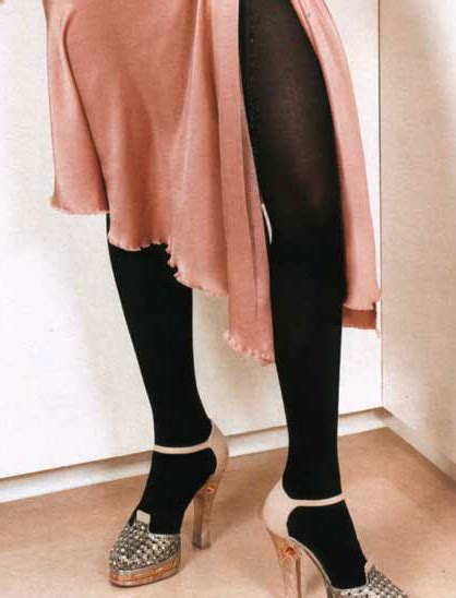 Celebrity Legs And Feet In Tights Cate Blanchett`s Legs And Feet In