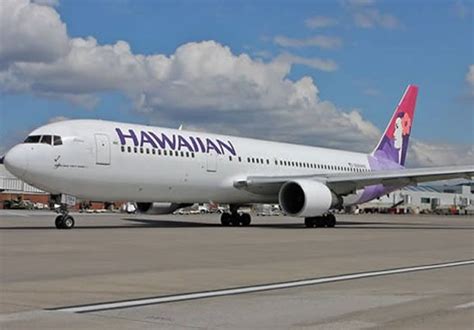 Download Hawaiian Airlines Plane Ready To Fly Wallpaper