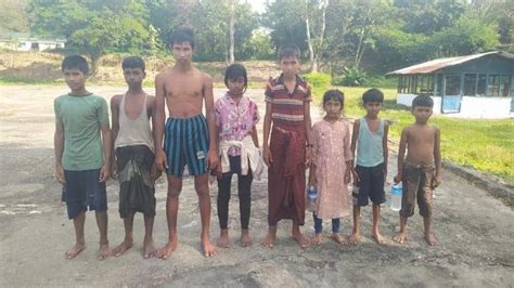 စက်လှေဝမ်းဗိုက်အတွင်း လိုက်လာသည့် အထောက်အထားမဲ့ ဘင်္ဂါလီ ၈ဝ နီးပါးကို ဖမ်းမိခဲ့ပြီး မော်လမြိုင