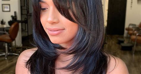 The C Shape Haircut Is The Best Way To Wear Layers