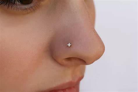 How To Remove Nose Ring Safely Steps For Various Types JewelryOnLight