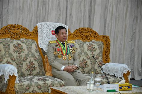 တပ်မတော်ဆေးတက္ကသိုလ် ဗိုလ်လောင်းသင်တန်းအမှတ်စဉ် ၂၄ သင်တန်းဆင်း ဂုဏ်ပ