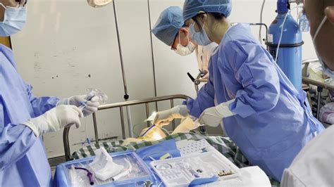 杭州老年关怀医院张京松团队成功开展首例病房内床边微创经皮扩张气管切开术智慧康养杭州康复医院，康复中心，养老院哪家好，前十名，价格一览表，排行榜 杭州康复养老平台