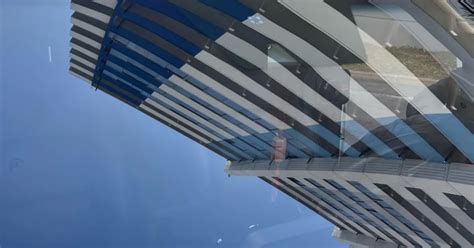 비용도 합리적이구 작업 완성도가 정말 높았습니다 어머니차 블랙박스 고장나서 새로 바꿔드렸는데 정말 설명도 친절하게 잘해주시고 서비스로 전면 발수코팅도 진행해주셨습니다