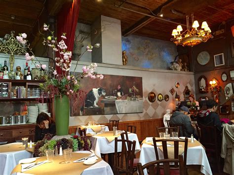 Where To Eat In Seattle The Pink Door