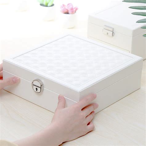 Sky Shop กล่องใส่เครื่องประดับ ต่างหู สร้อยคอ 26x26x8cm มีกระจก แยกชั้นได้ ผู้หญิง เครื่องประดับ