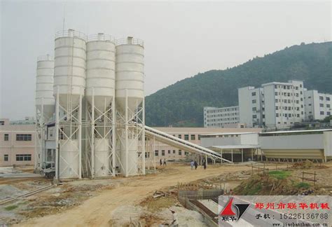 双hzs120混凝土搅拌站陕西生产现场郑州市联华机械制造有限公司