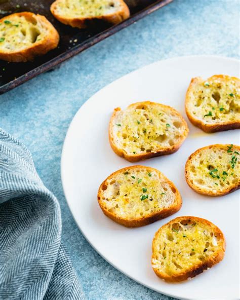 Best Garlic Toast Quick And Easy A Couple Cooks