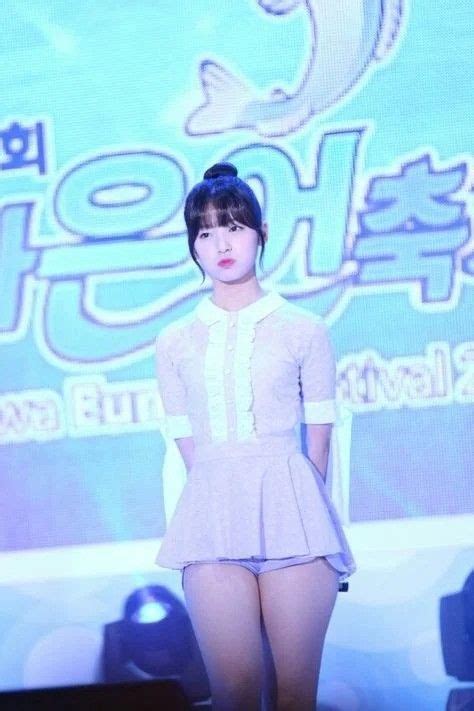 Oh My Girl에 있는 핀 귀여운 아시아 소녀 한국 여자 패션 귀여운 소녀 사진