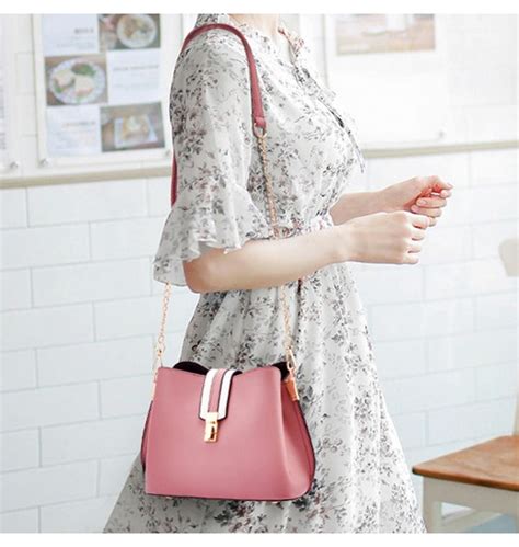 여성 크로스 체인 미니백 핑크 체인백 미니숄더백 여대생가방 20대가방 가벼운가방 여성미니가방 여자직장인가방 티몬