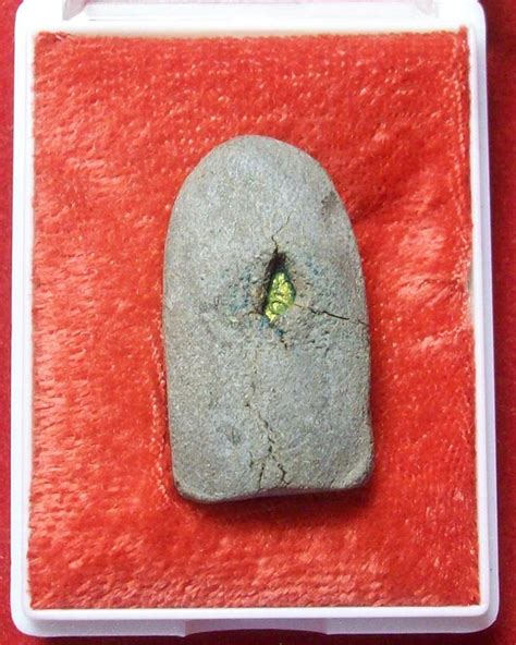 หลวงพ่อทวด รุ่นสร้างพระตำหนักฯ ร ๙ อ ปากพนัง พ ศ 2541 พระเครื่อง พระแท้ Webpra เว็บ พระ คอม