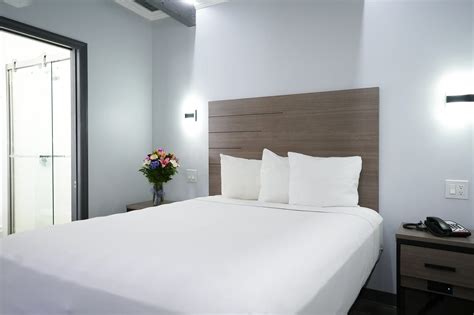 Explore Commack Inn A Pictorial Journey Through Our Inviting Spaces View Our Gallery