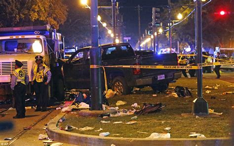 New Orleans Mardi Gras Parade Truck Plows Into People Daily Mail Online