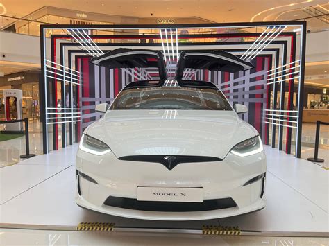 Model X Plaid郑州首秀 星星带你一睹风采 搜狐汽车 搜狐网