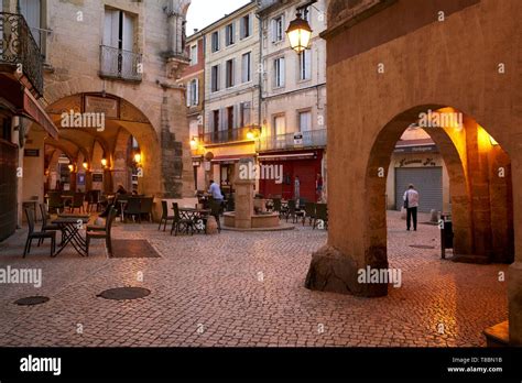 Medieval Sommieres Gard France Banque De Photographies Et Dimages à