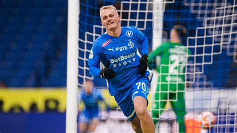 Динамо М се включи в гонитбата за титлата