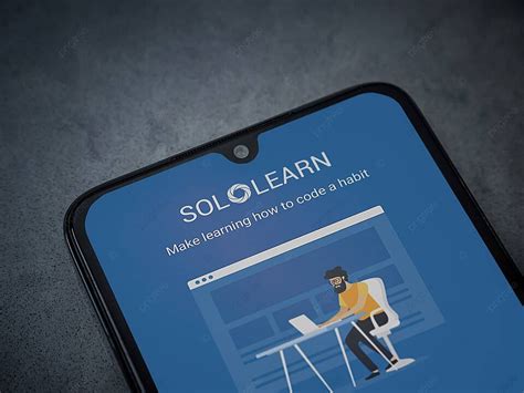 Layar Peluncuran Aplikasi Pembelajaran Pengkodean Sololearna Dengan