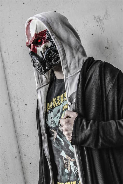 Official Store — 𝐈𝐯𝐚𝐧 𝐊𝐢𝐧𝐠 𝐀𝐫𝐭