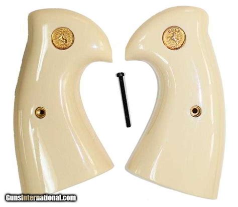 PRESENTATION COLT PYTHON GRIPS