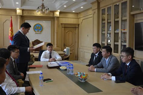 ХЗДХЯ ны Төрийн нарийн бичгийн дарга Б Баасандорж ажлаа хүлээн авав