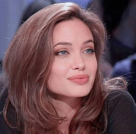 🧎🏽‍♀️🧎🏽‍♀️ Beauty Angelina Jolie Photos Angelina Jolie