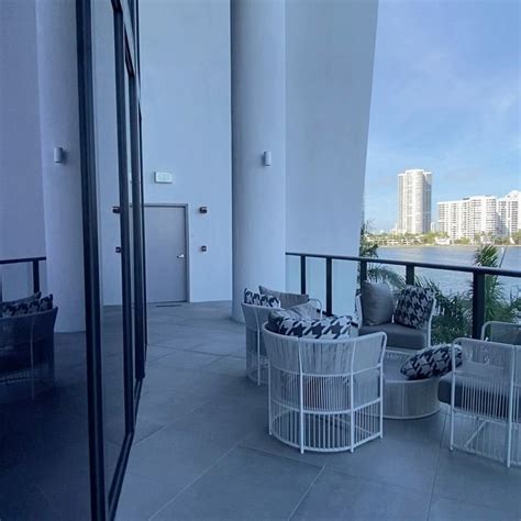 Chris Ulloa Real Estate Group Related Isg International Realty