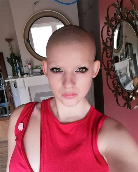 Bald Head Girl Bald Head Women Shave Eyebrows How To Draw Eyebrows