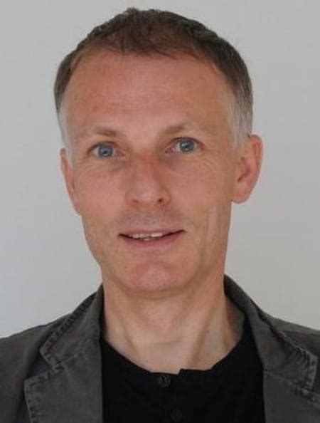 Lionel Prigent Université De Bretagne Occidentale à Brest Cedex 3