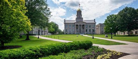 Ui Honors These Faculty And Staff Award Recipients Iowa Now The