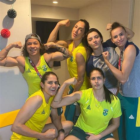 Pin De Lais Assis Em Vôlei Vôlei Feminino Voleibol Feminino Seleção